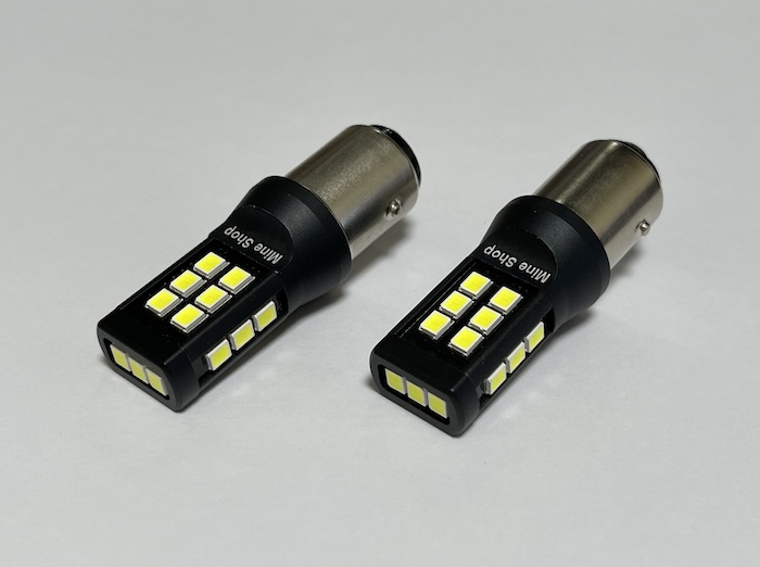 S25／BAY15D（180°ピン段違い／ダブル）／2835monster led(20pcs) 900LM（白・6000K）2個セット（12V車／24V車 兼用）